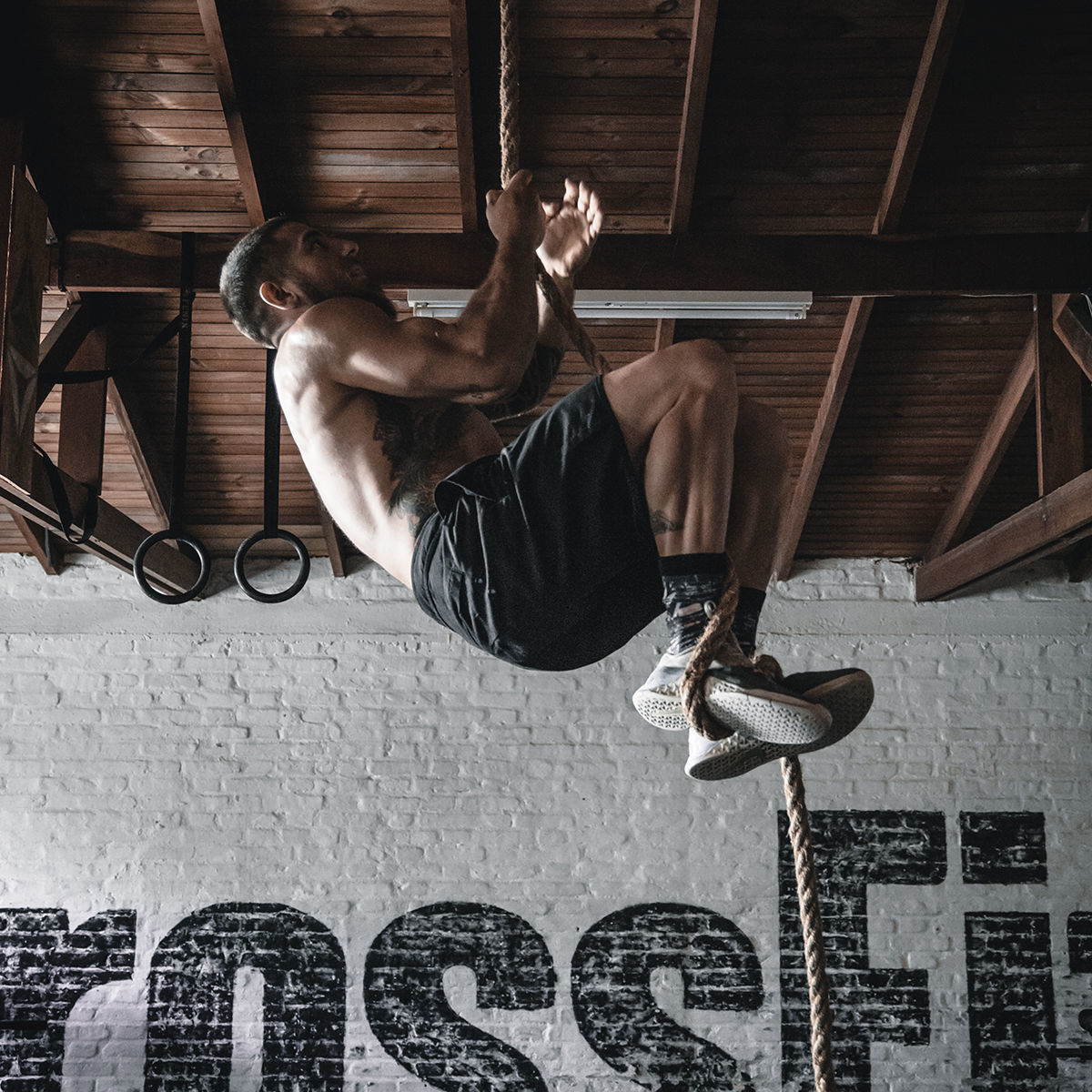 Army Fitness. Climb Rope 9 mt